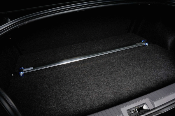 Strut Bars Explained: What They Do, Benefits & Disadvantages | Low Offset