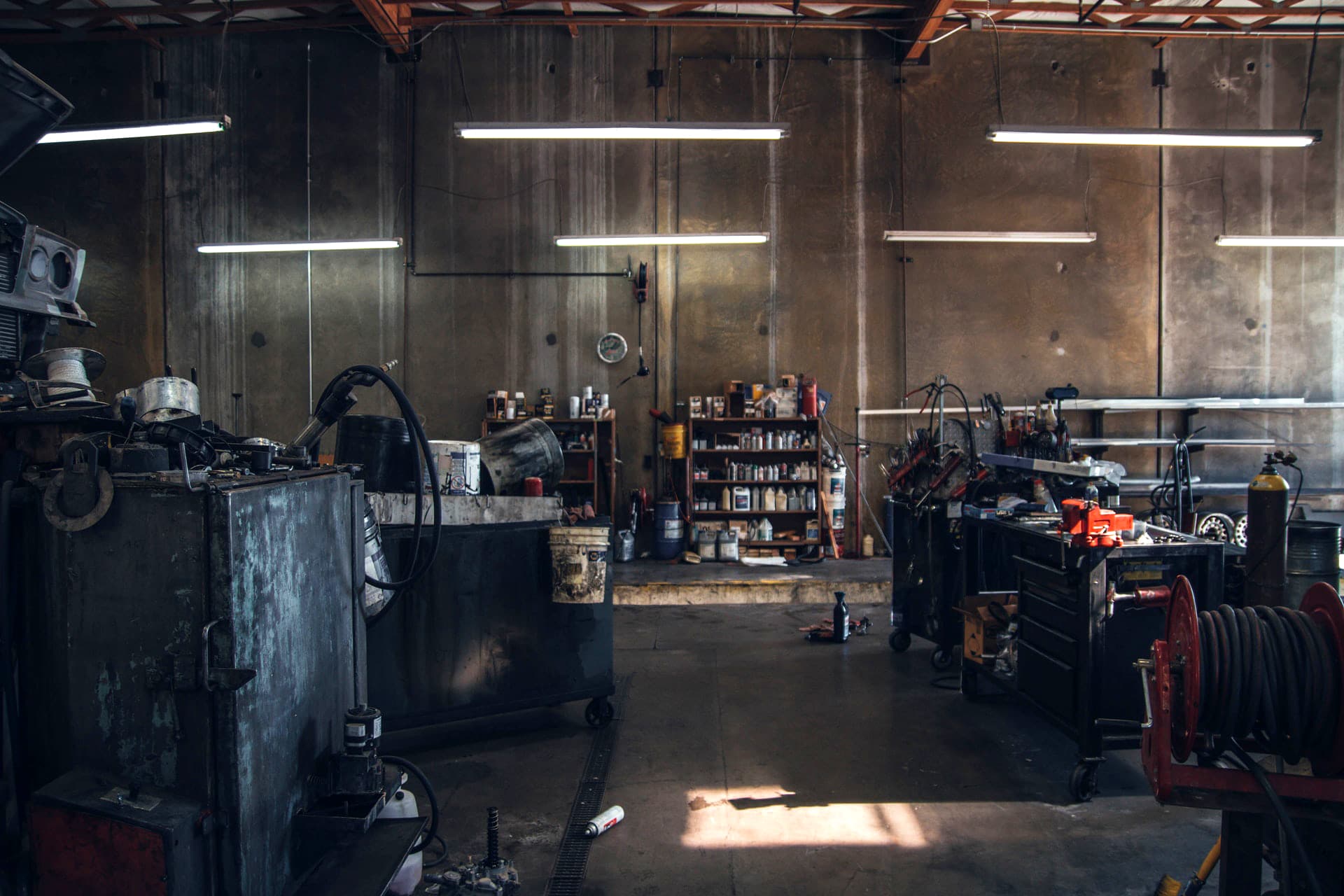 Best Garage Air Compressors for Working on Cars | Low Offset