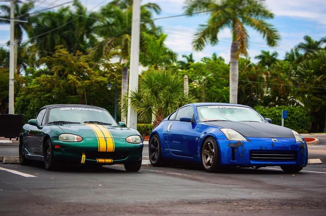 Nissan 350z vs Mazda Miata: Handling, Reliability, Specs & More | Low ...