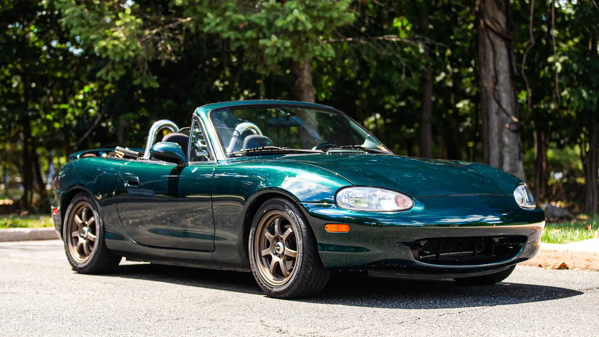 Nissan 350z vs Mazda Miata: Handling, Reliability, Specs & More | Low ...