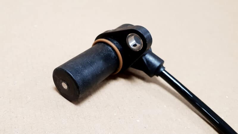 Crankshaft Position Sensors: What They Do, Location, & Symptoms of ...