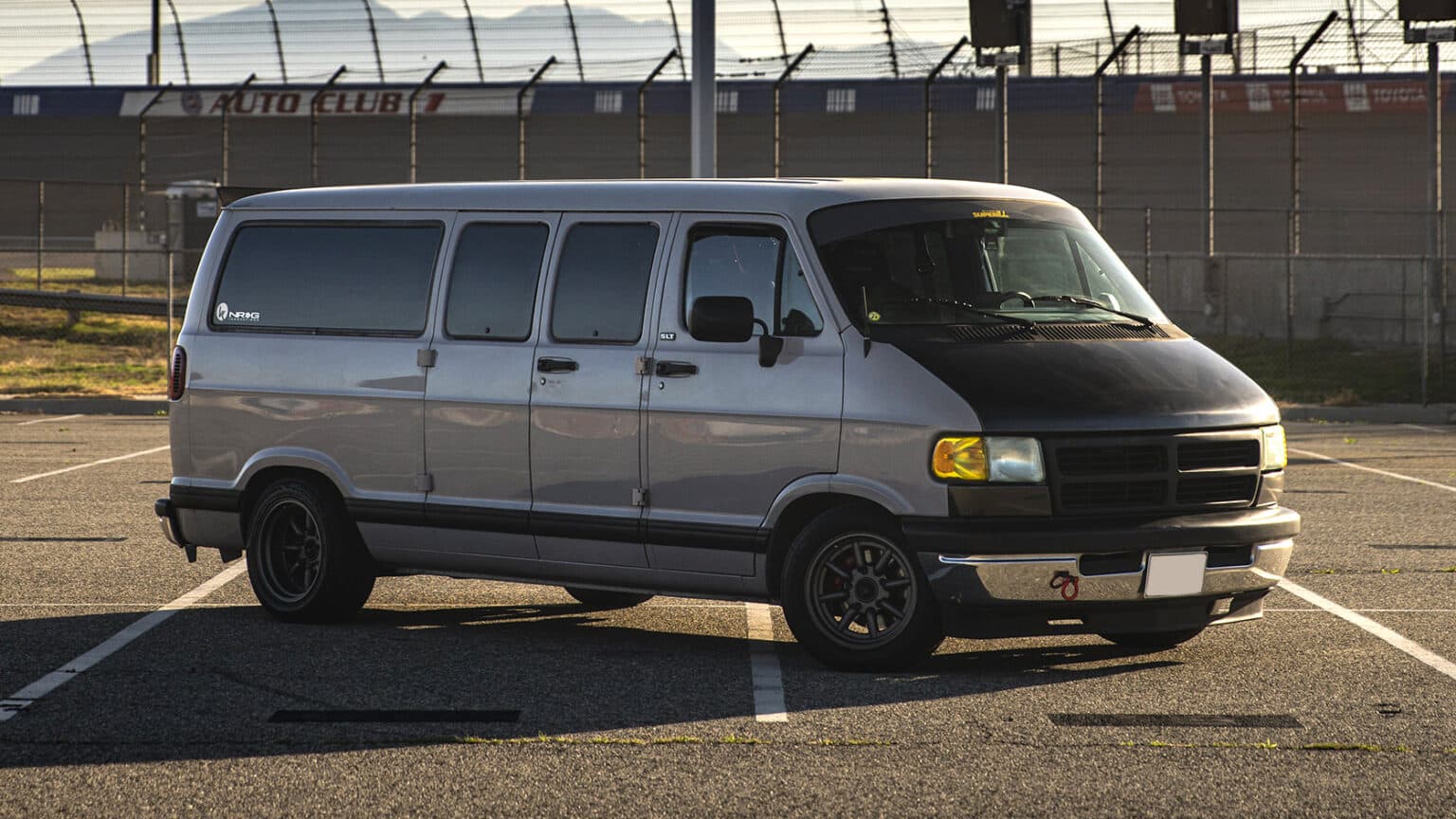 Dajiban: Japanese Dodge Van Racing | Low Offset