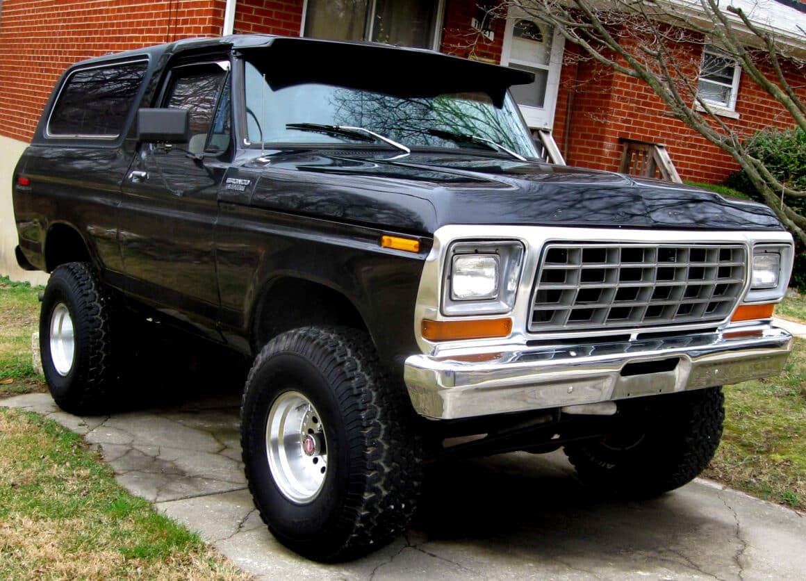 Best Classic Cars to Drive Daily | Low Offset